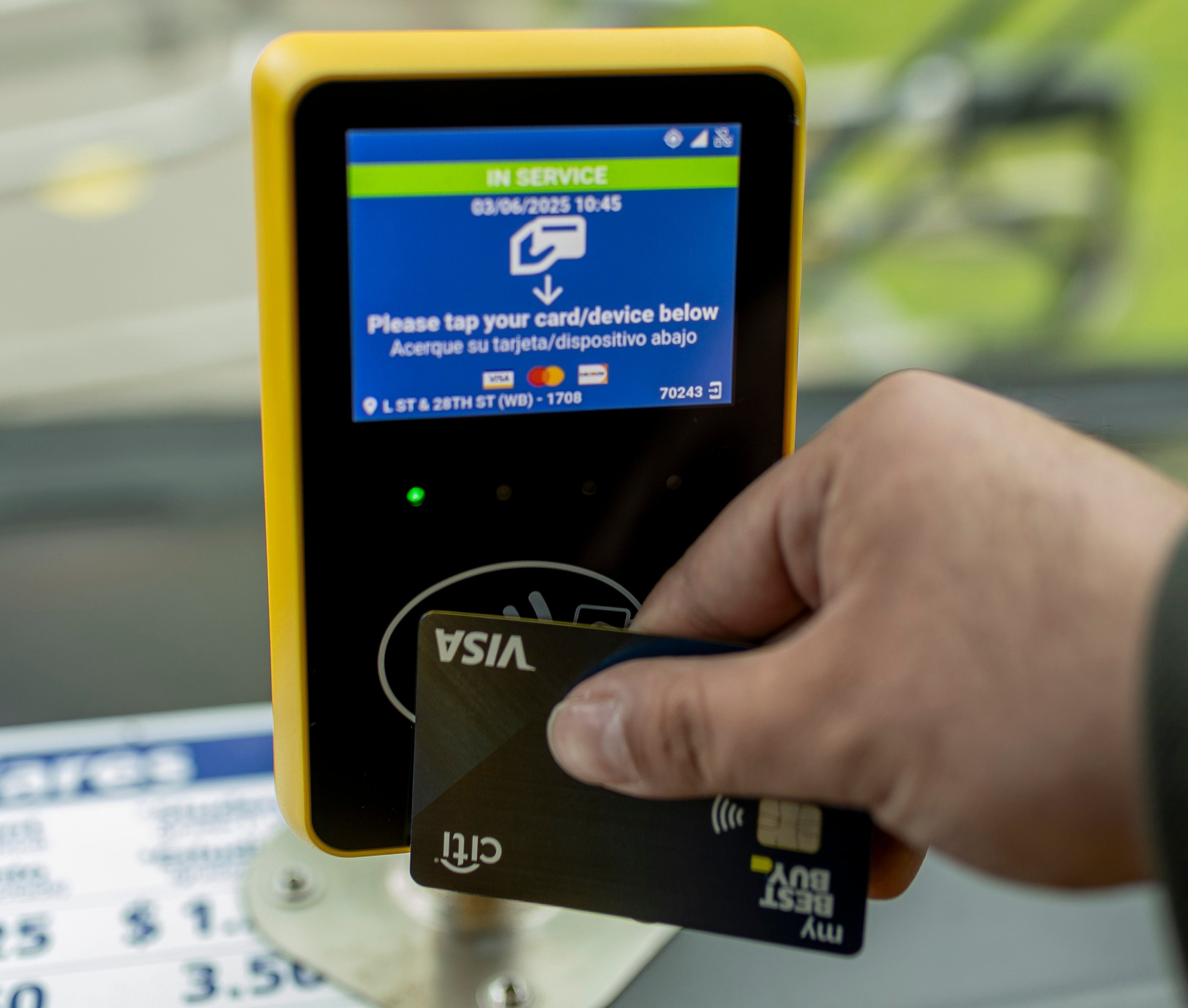 Sacramento Regional Transit District deploys new tap to pay system | Kuba